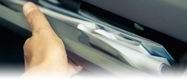 Llevar el resguardo del seguro de coche, ¿es obligatorio?